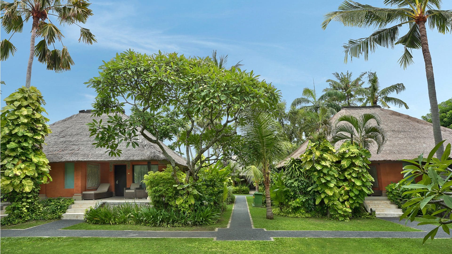 Deluxe Garden Bungalow - Legian Beach Hotel